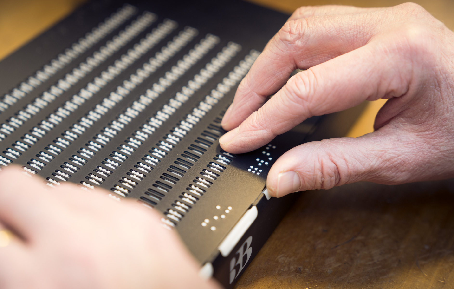 World s First Multiline Braille E reader Gives More People Access To